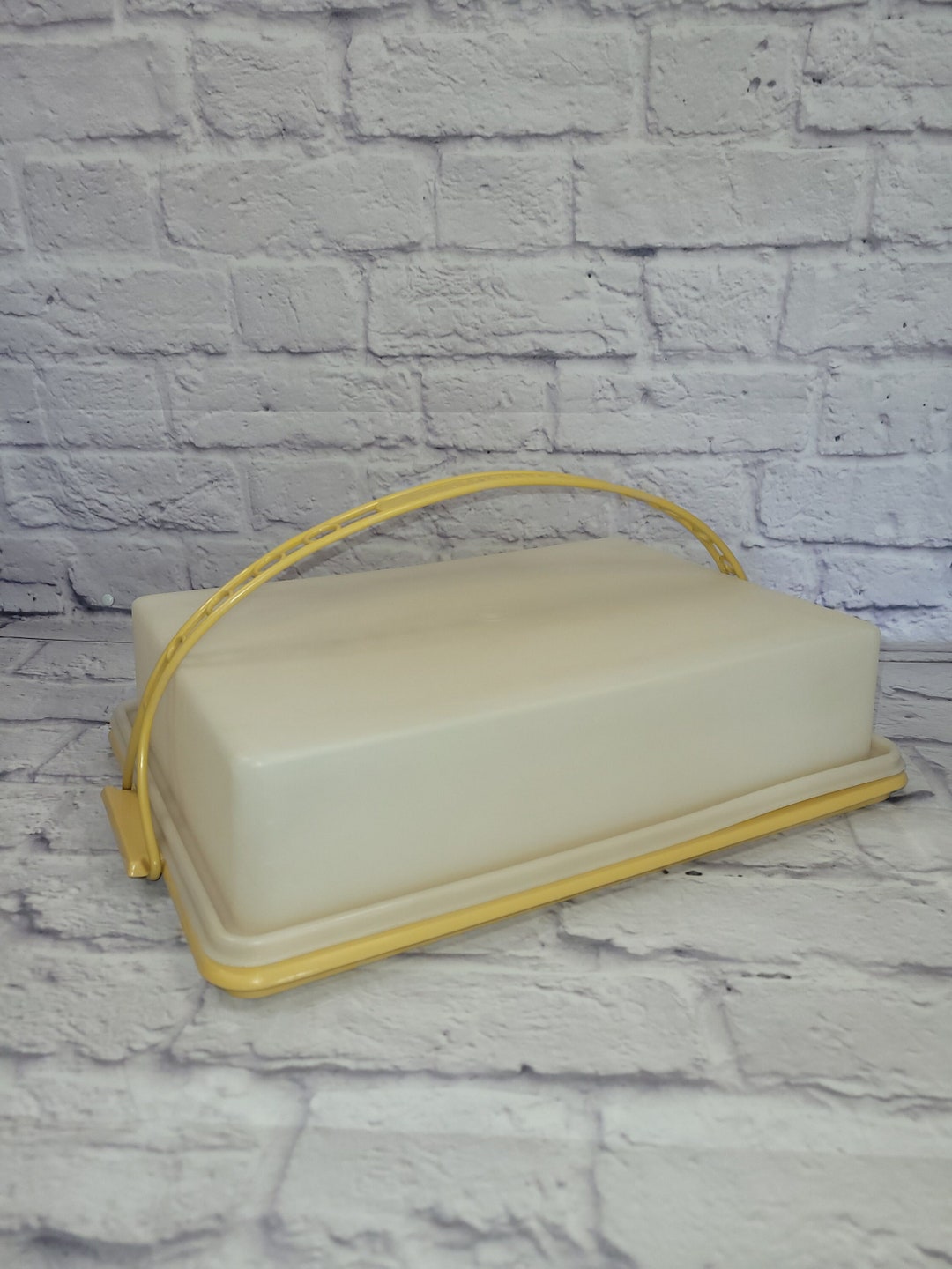 Tupperware Fresh-n-fancy Rectangle Sheet Cake Carrier W/handle Cupcakes ...