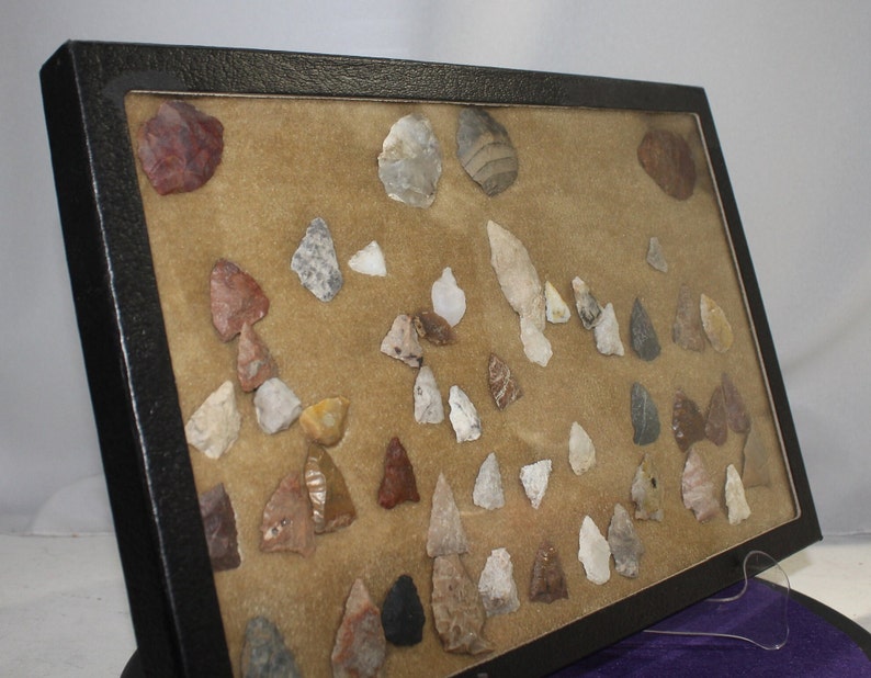 Arrowheads, Large Collection of Small Arrowheads in Display Box With ...