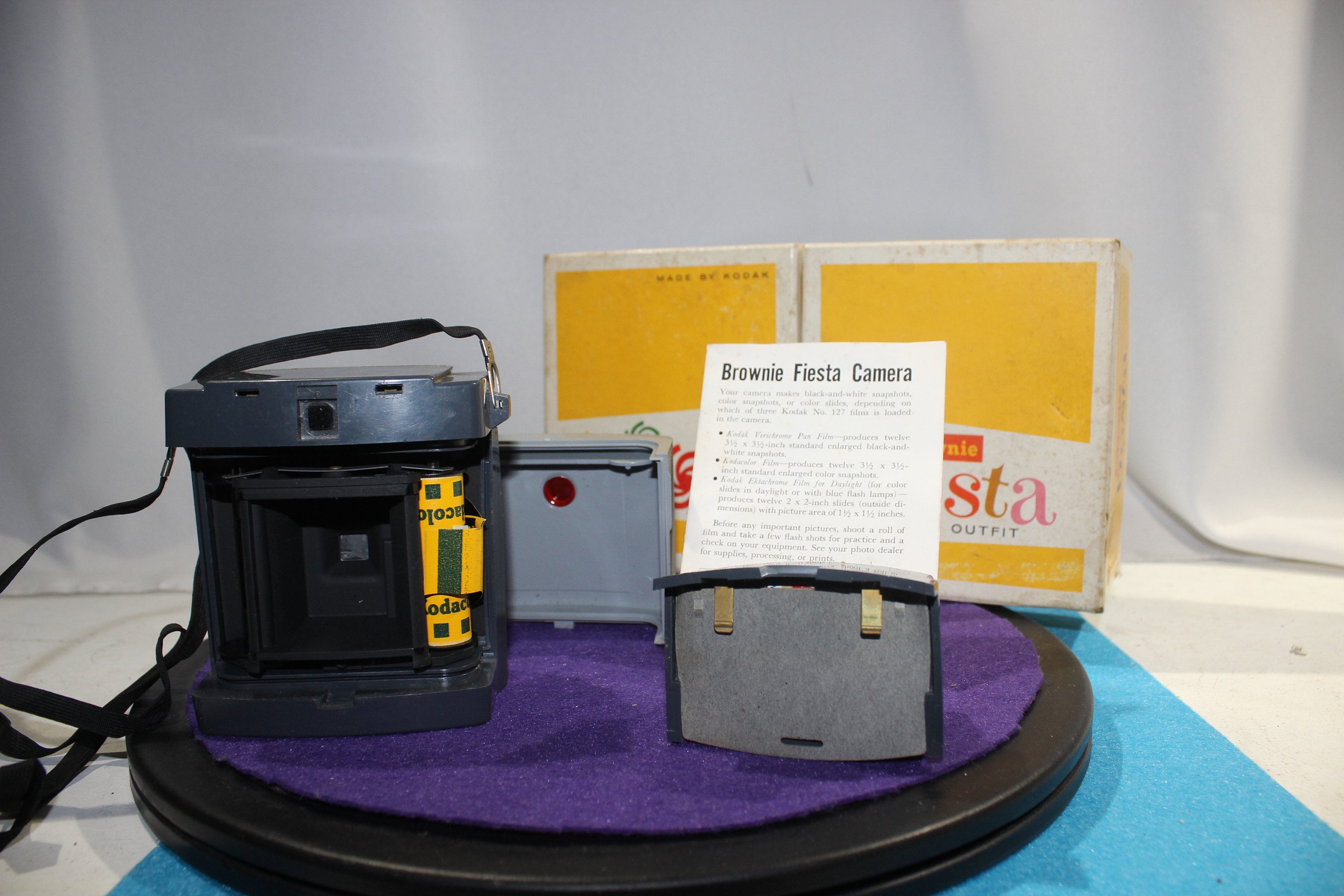 Kodak Brownie Fiesta Camera in Original Box. Camera With Flash Module ...