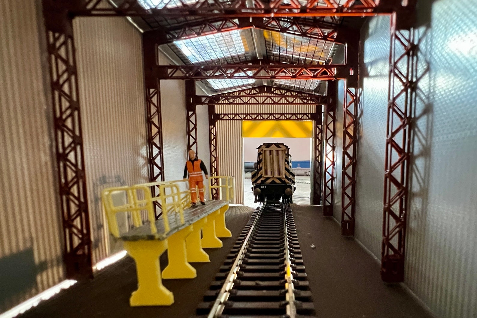 Model Railway Engine Shed OO HO Scale Locomotive TMD 250MM Deluxe ...