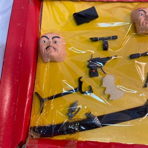 Vintage 1965 Gilbert Thunderball James Bond 007 Action Accessories 12 ...
