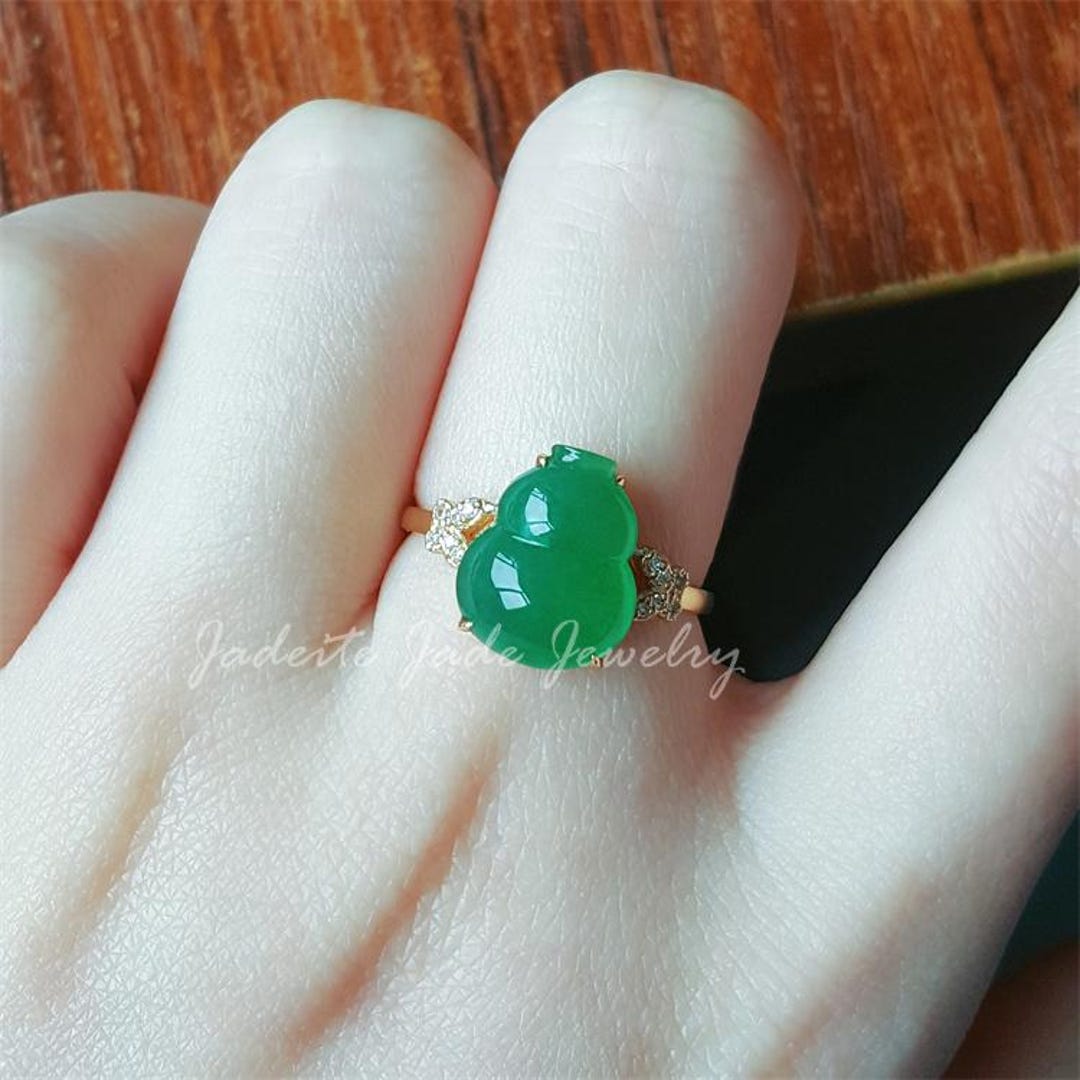 Grade A Vibrant Translucent Imperial Green Jadeite Hulu Gourd Ring ...