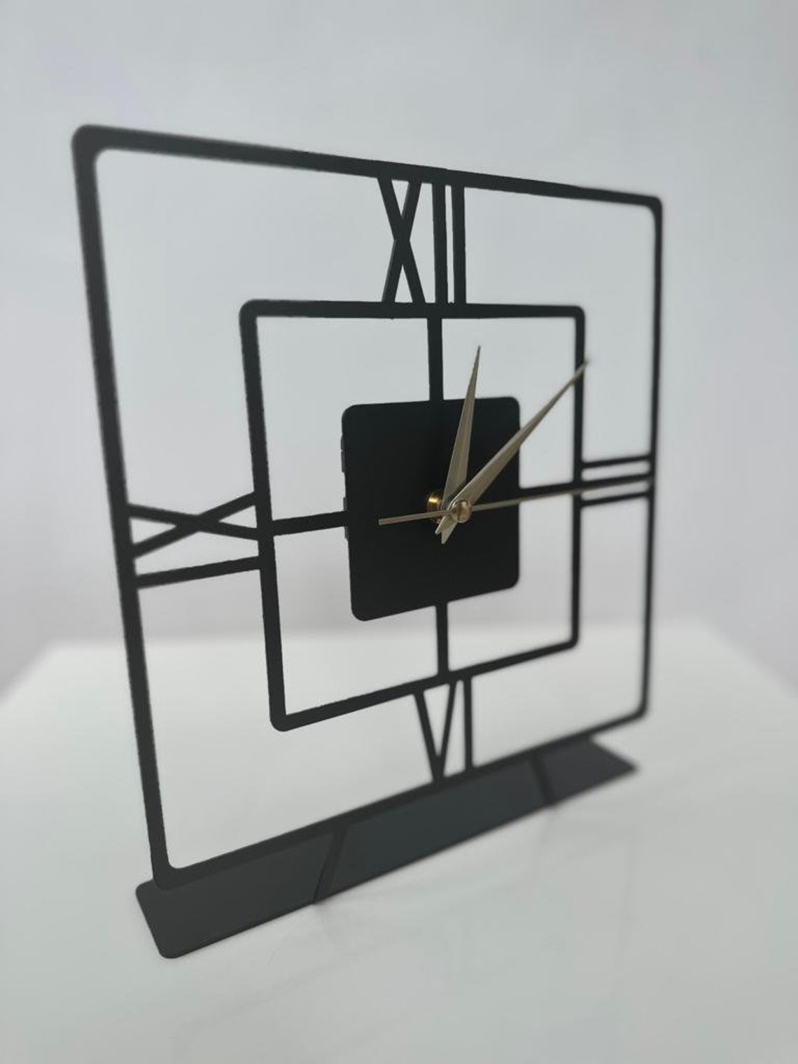 Desk Clock , Modern Square Roman Numbers Metal Black Desk Shelf O'clock ...