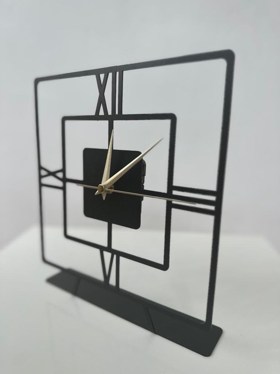 Desk Clock , Modern Square Roman Numbers Metal Black Desk Shelf O'clock ...