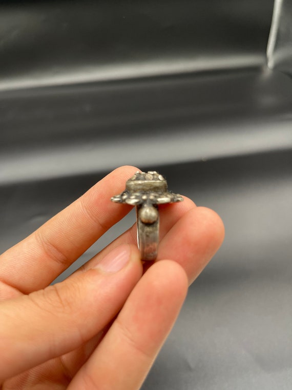 beautiful ancient silver ring - Gem