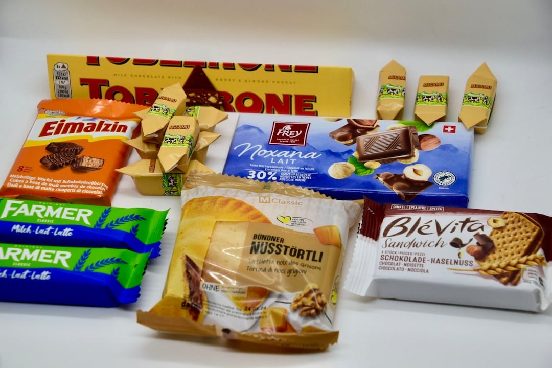 Swiss Specialties, Sweet Food, Snack Box, Graubünden Nut Cake, Farmer ...
