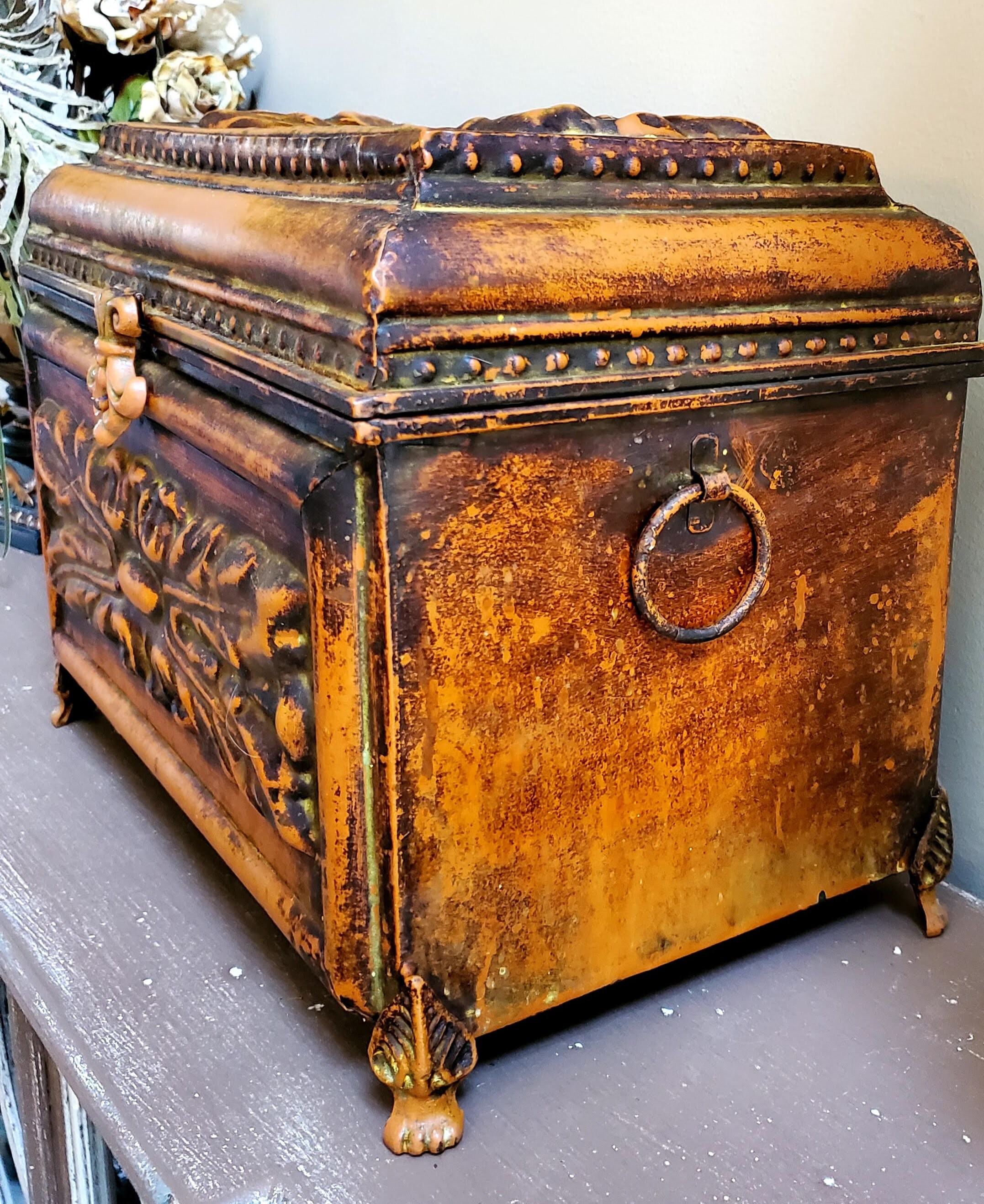 Decorative Rustic Metal Box With Lid Keepsake Tin Collectible With ...