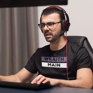 Apex Legends | Wraith Main T-shirt | Gaming T-shirt | Black Unisex T ...