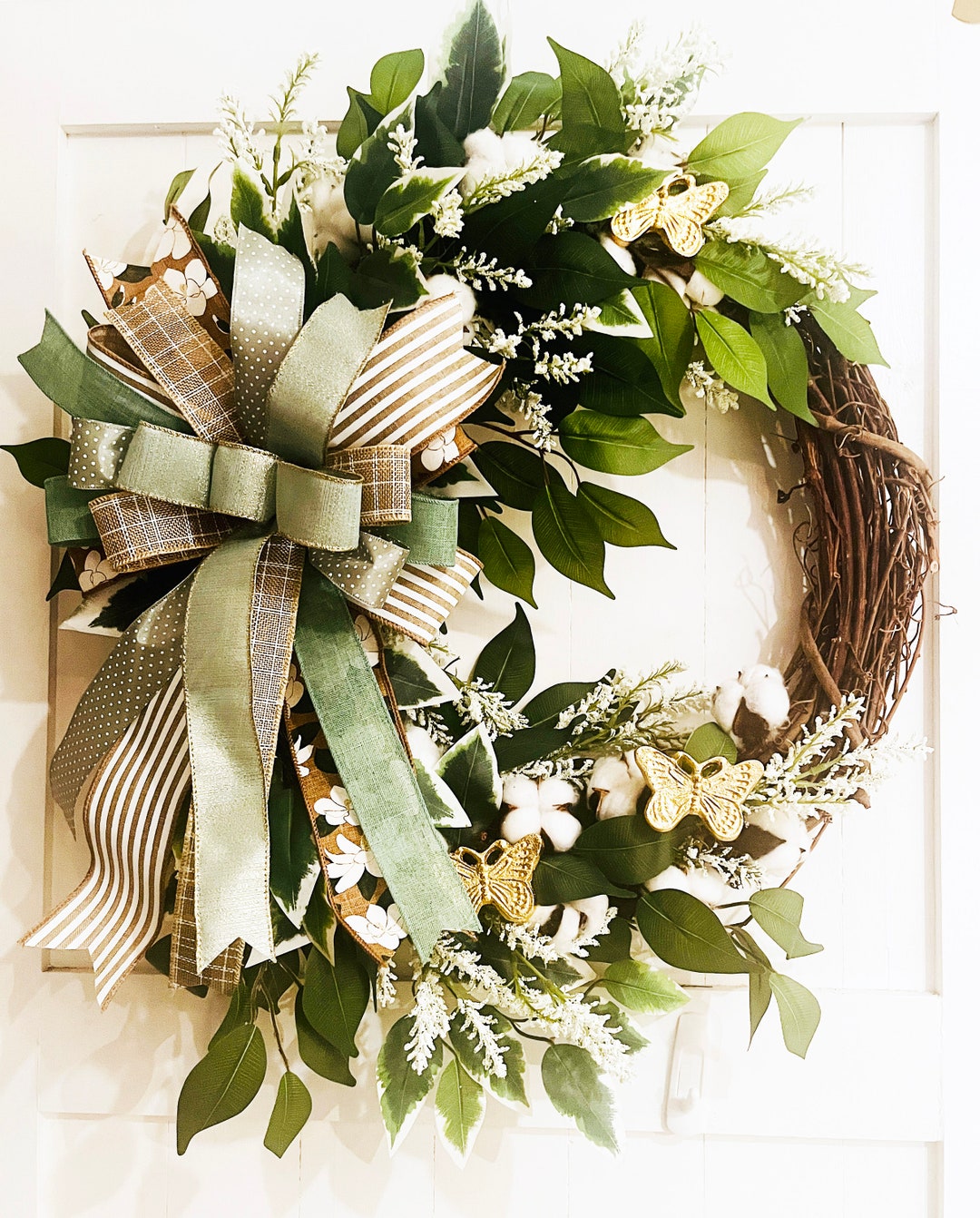 Year-round Grapevine Wreath With Ficus Leaves, White Astilbe, Cotton ...