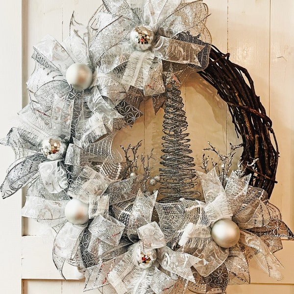 Silver Wreath - Etsy
