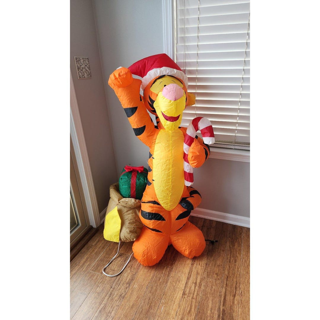 Vintage Winnie the Pooh Santa Tigger Christmas Blow up Inflatable ...