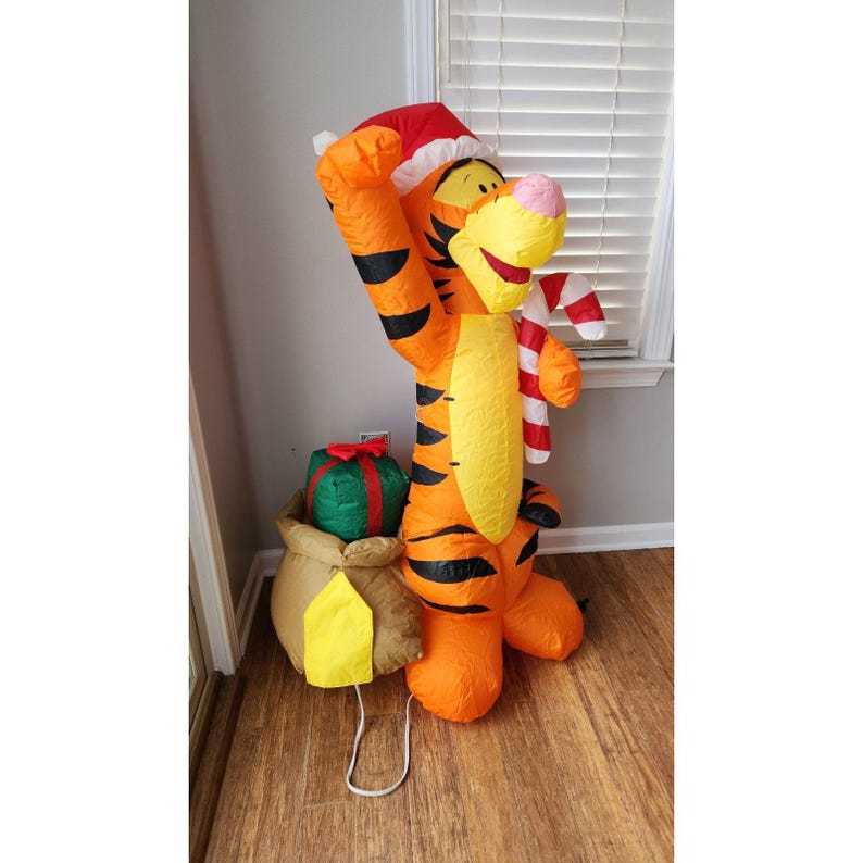 Vintage Winnie the Pooh Santa Tigger Christmas Blow up Inflatable ...