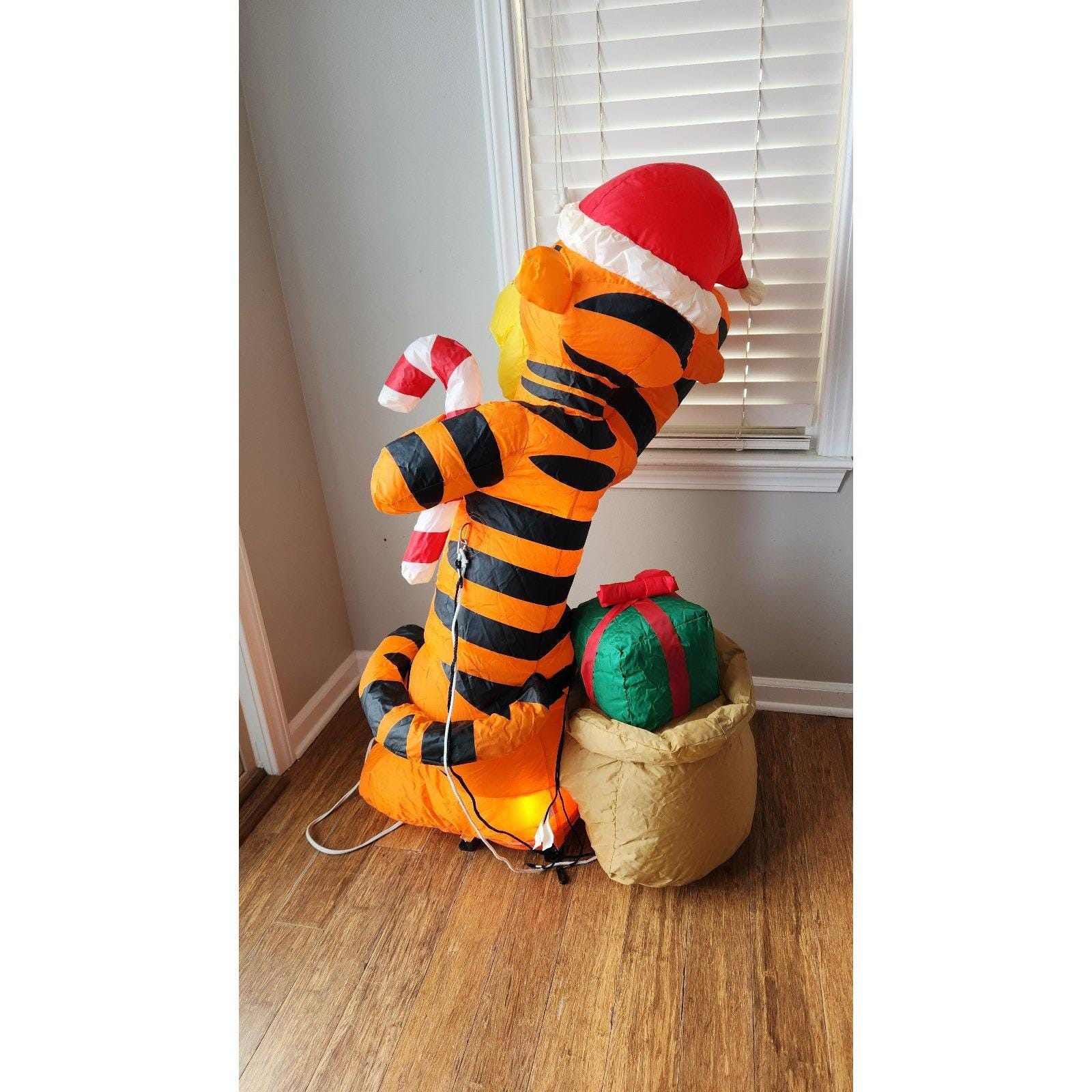 Vintage Winnie the Pooh Santa Tigger Christmas Blow up Inflatable ...