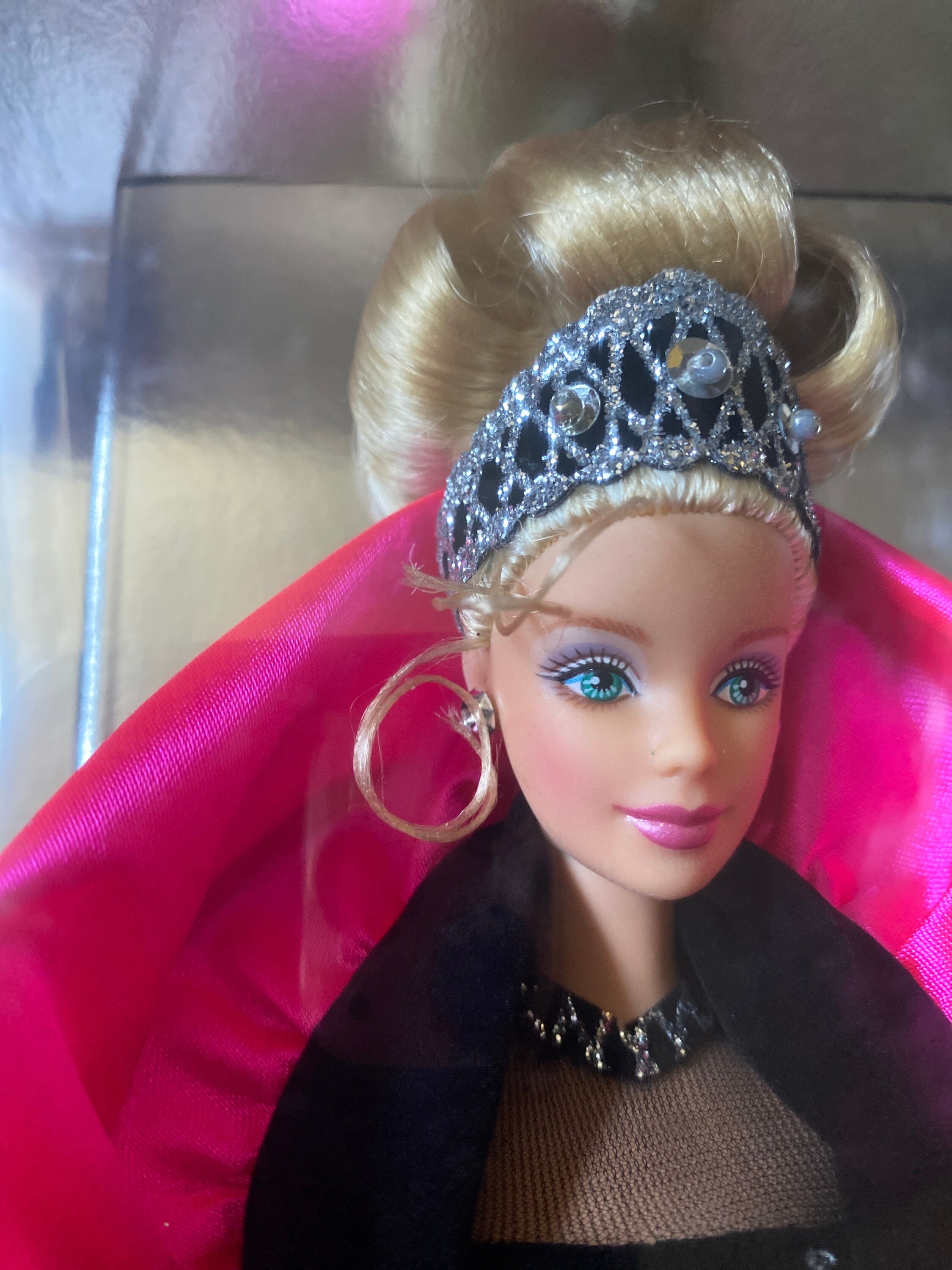 1998 Happy Holiday Barbie - Etsy
