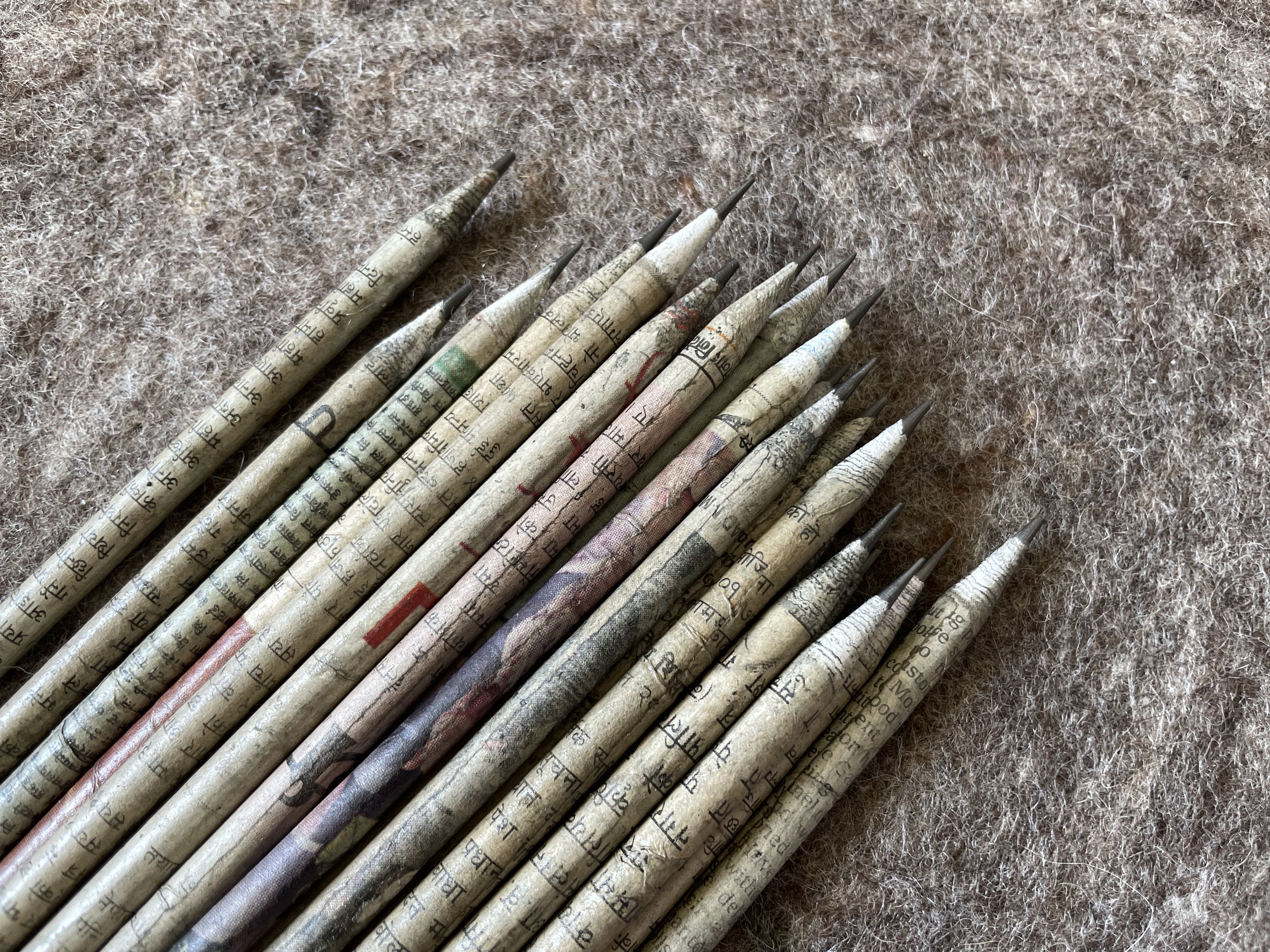 Upcycled Newspaper Pencil Set: HB2 Graphite Pencils - Set of 5 - Etsy