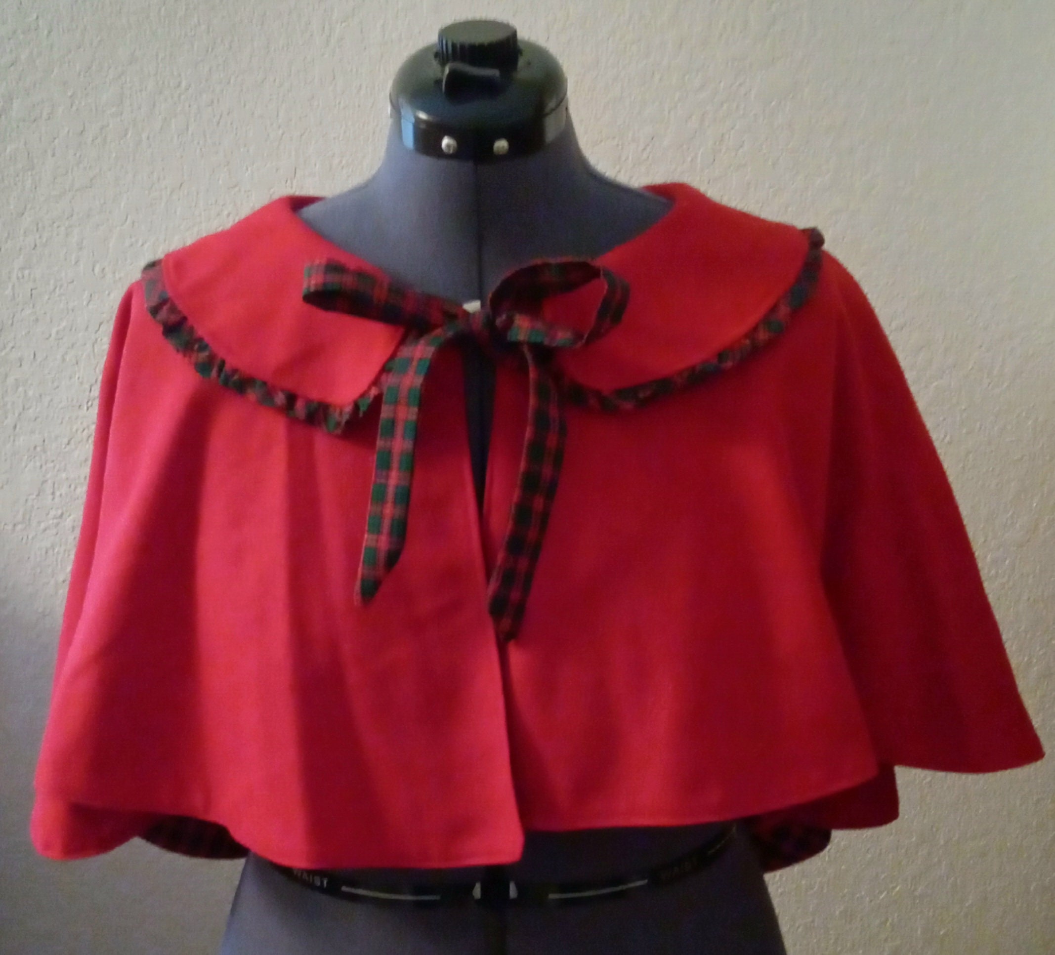 Cute Holiday Capelet - Etsy