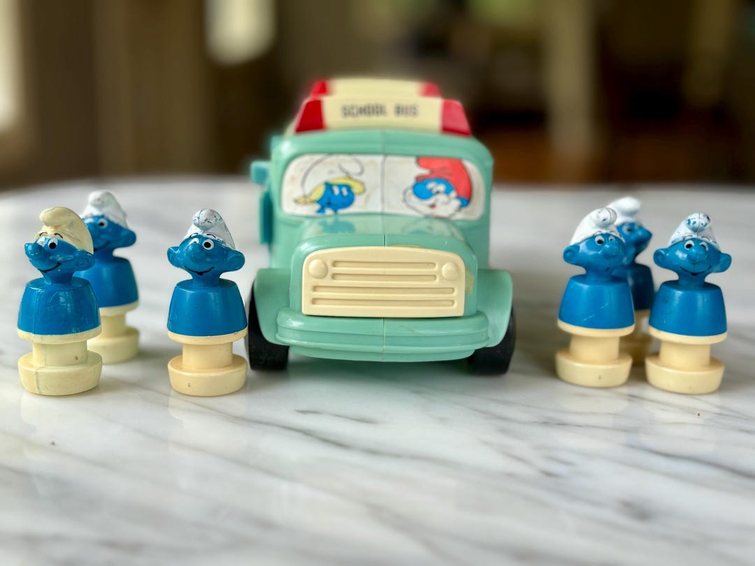 Retro 80s Smurf School Bus and 6 Smurfs Illco Pre-school Toy Wallace ...