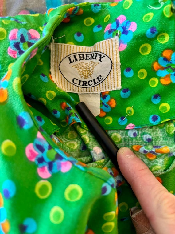 Vintage Liberty Circle psychedelic flower power green… - Gem