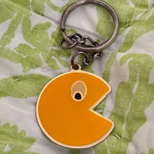 Retro 80s Pac Man Keychain - Etsy