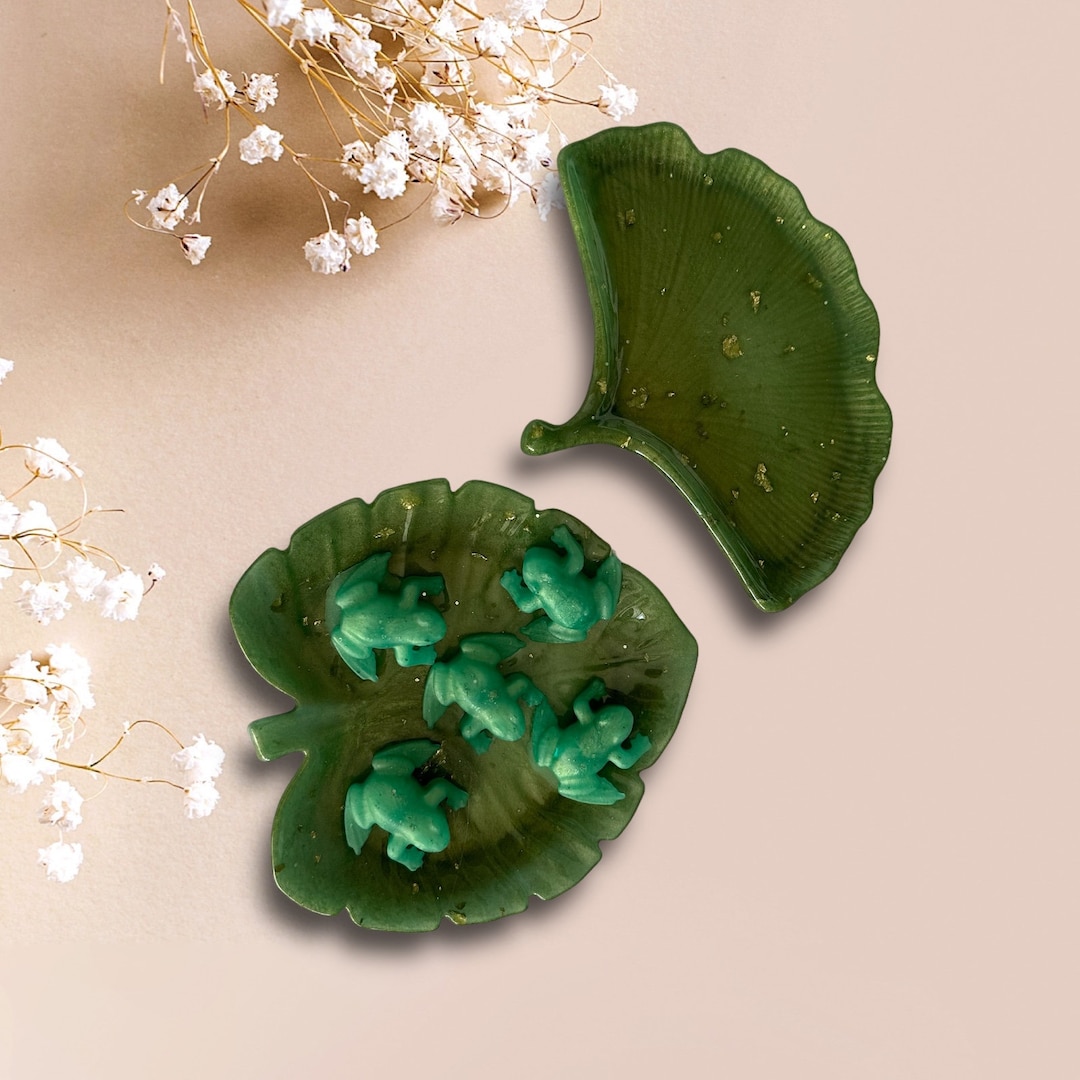 Frogs on a Leaf Resin Set, Nature, Outdoor Play, Counters, Math ...