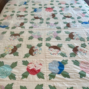 Vintage Floral Quilt, Queen Floral Antique Quilt, Vintage Grandmothers ...