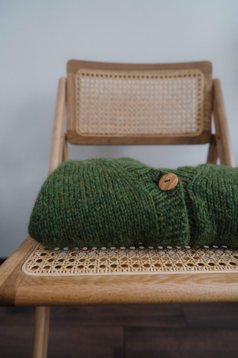 Wayfarer Cardi V Raglan V-neck Cardigan Knitting Pattern: Top-down ...