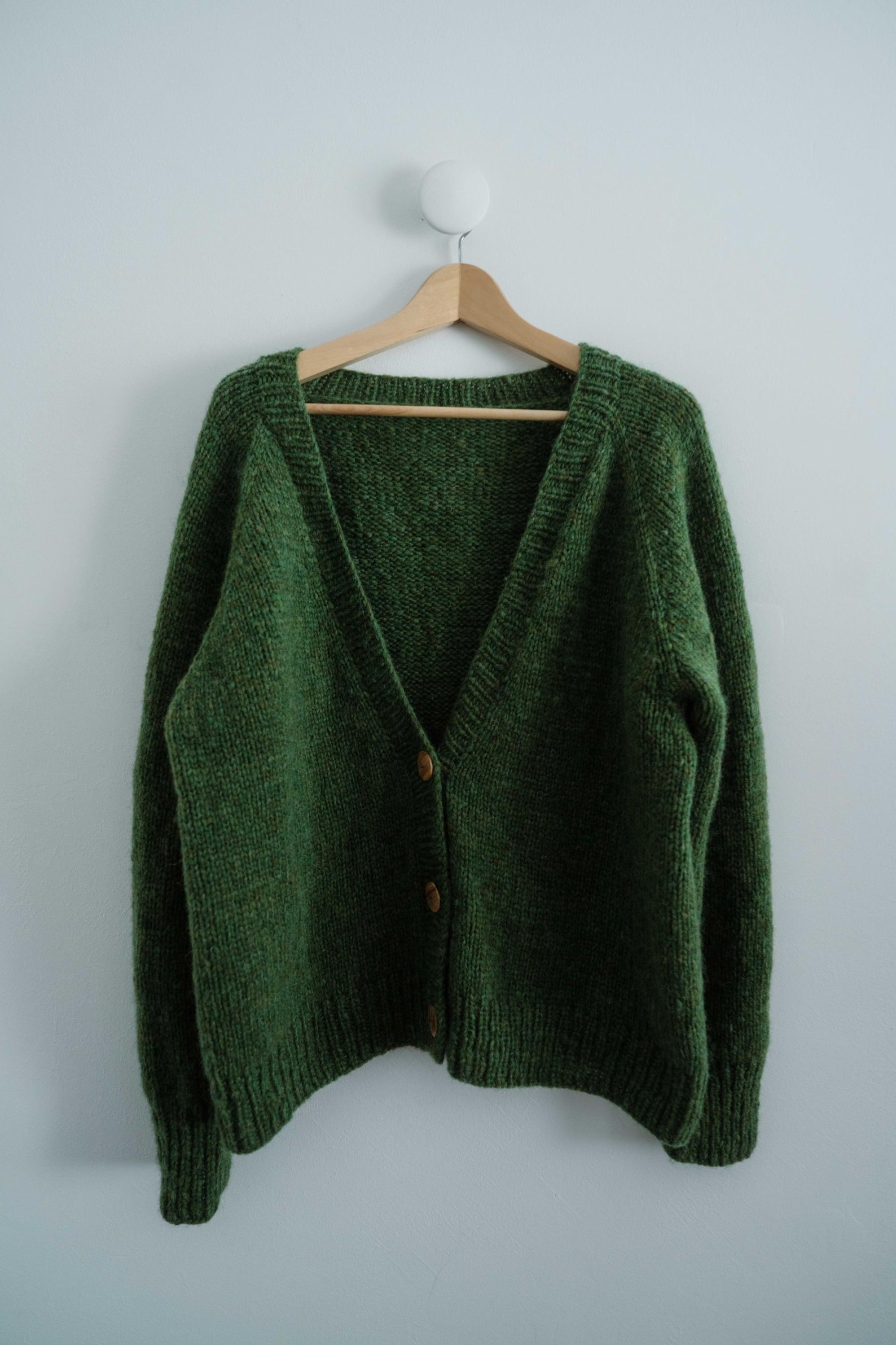Wayfarer Cardi V Raglan V-neck Cardigan Knitting Pattern: Top-down ...