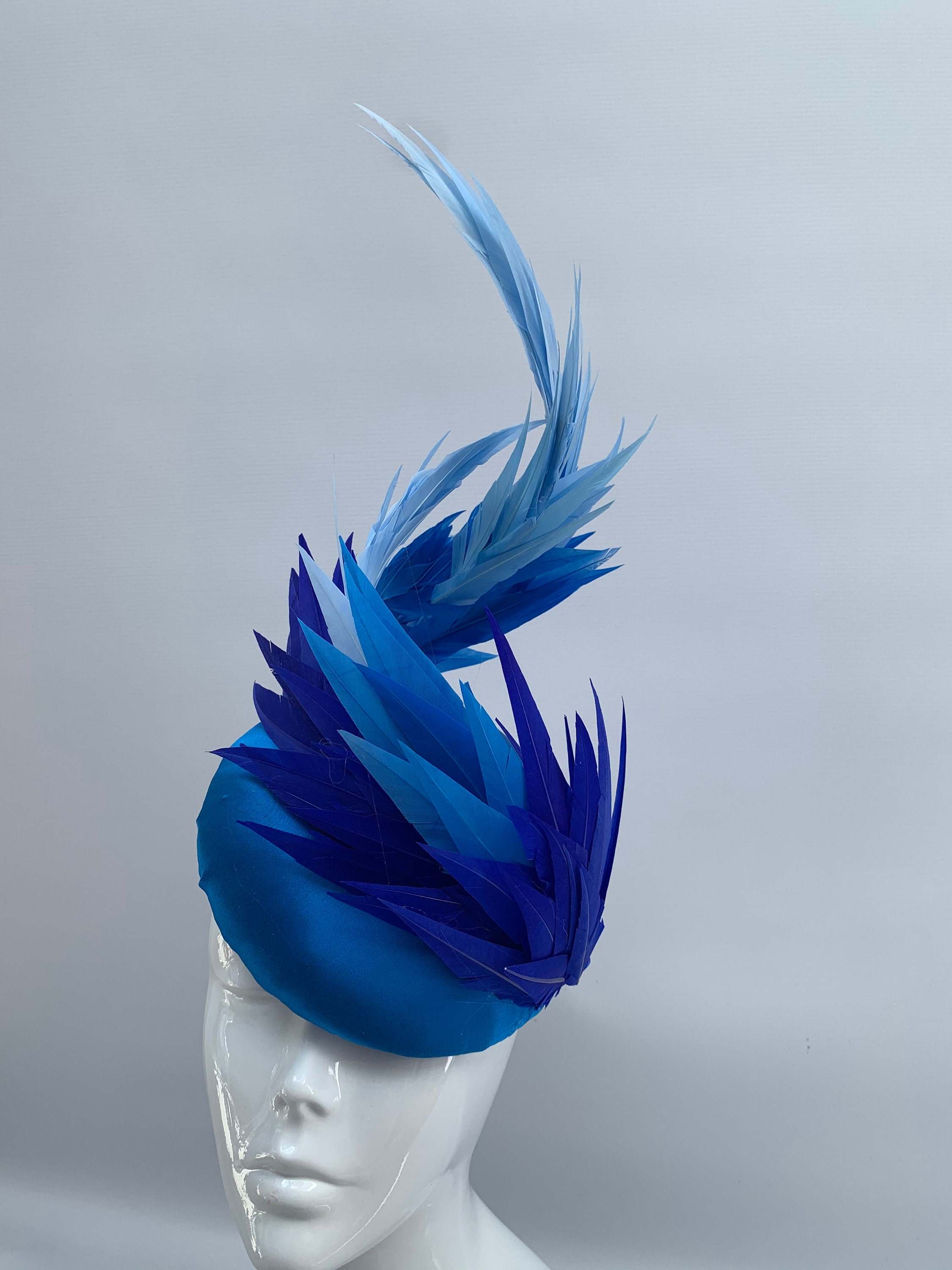 Stunning Winged Structural Piece Ascot Aintree Cheltenham Races Mother ...
