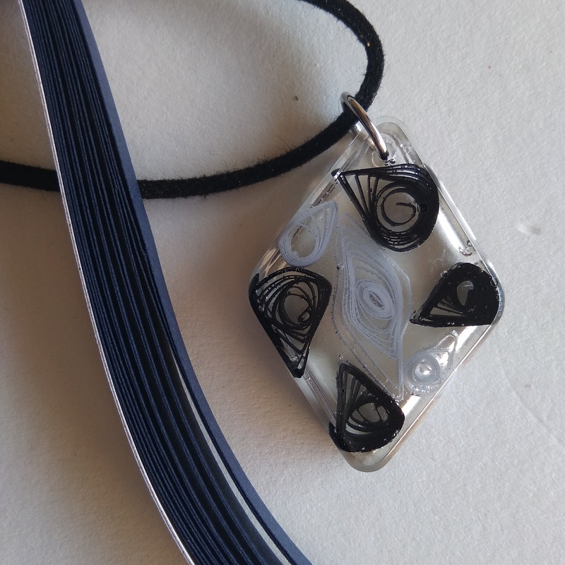 Quilling Pendant - Etsy