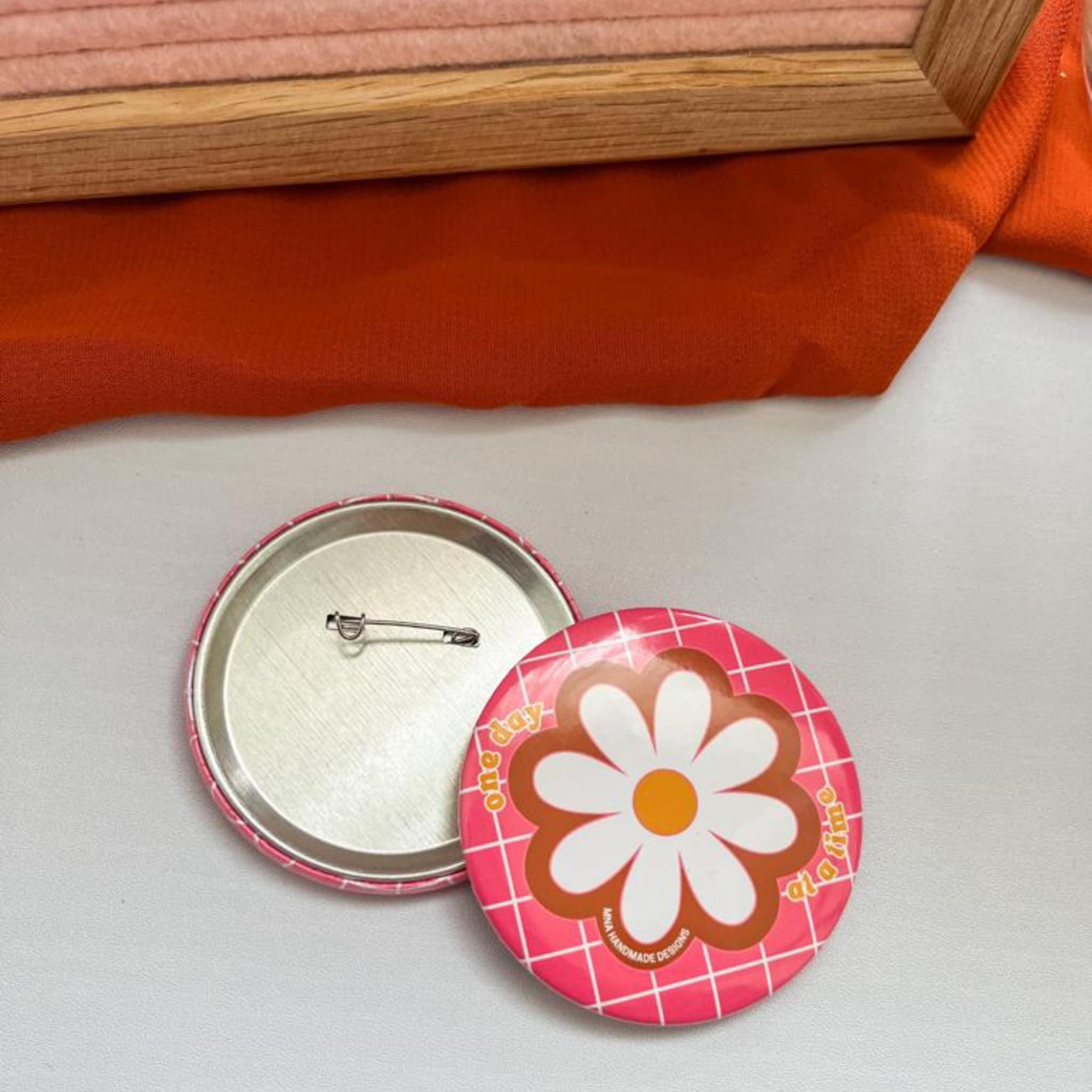 Custom Button Pins 2.15 Inches | Logo Button Pins | Round Badge Buttons ...