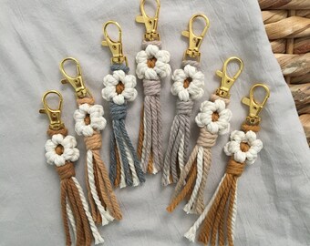 Macrame Flower Keychain Macrame Daisy Keychain Macrame Bag Charm - Etsy