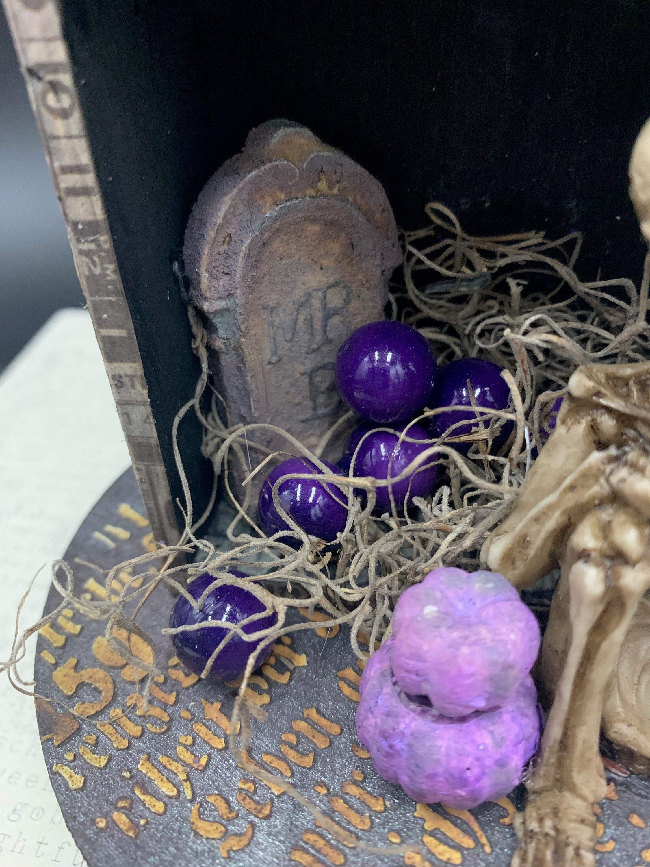 Stan Stan the Skeleton Man Halloween Vignette Diorama - Etsy