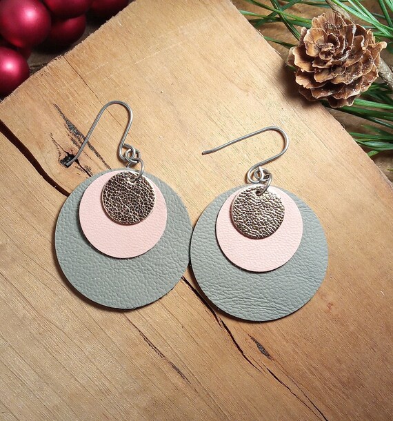 Etsy leather earrings store