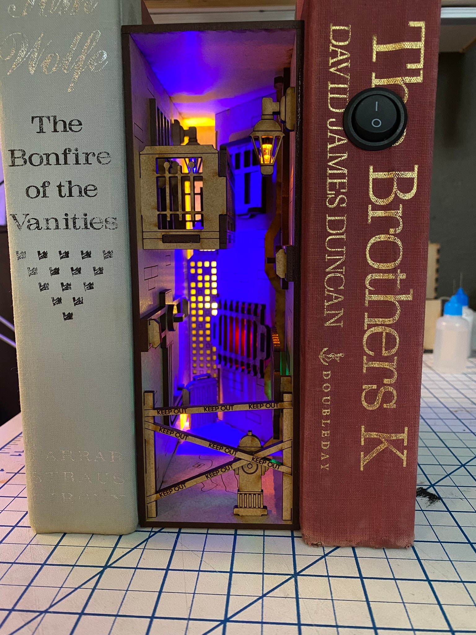 Book Nook Kit Back Alley Crime Scene - Etsy