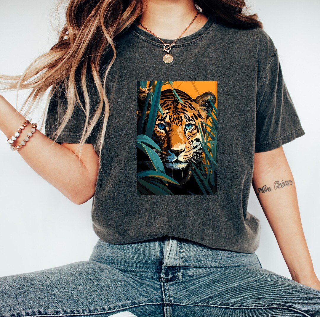 Leopard Tshirt | Wildlife Art Shirt | Animal Print Tee | Vintage Tshirt ...