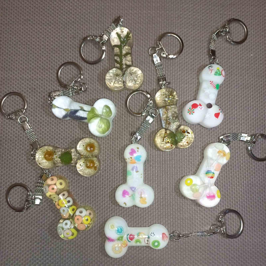 Penis Keychain Made of Epoxy Resin With Dried Flowers, Dicks, Epoxy ...