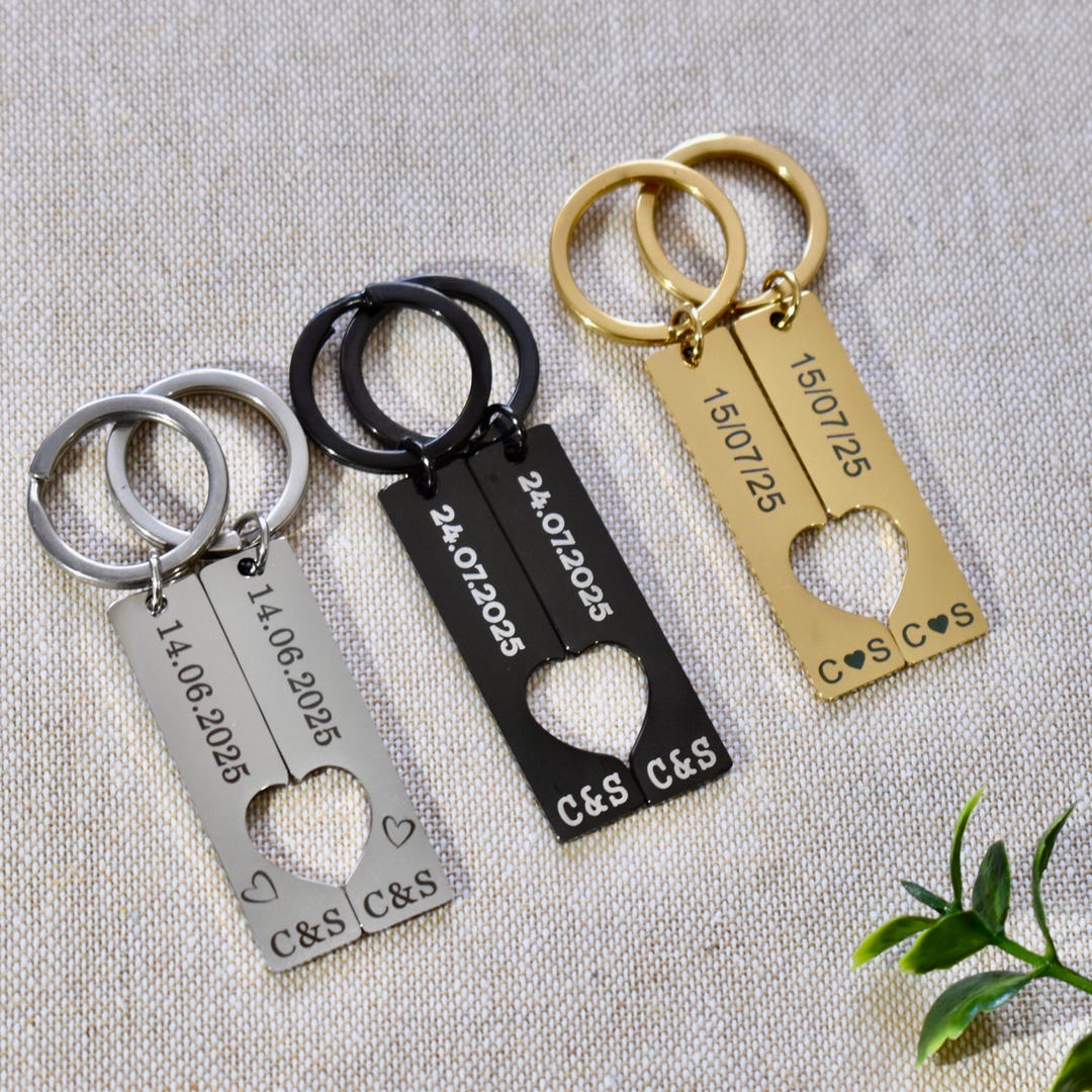 Custom Pair of Engraved Wedding Mr & Mrs Keyrings, Couple Anniversary ...