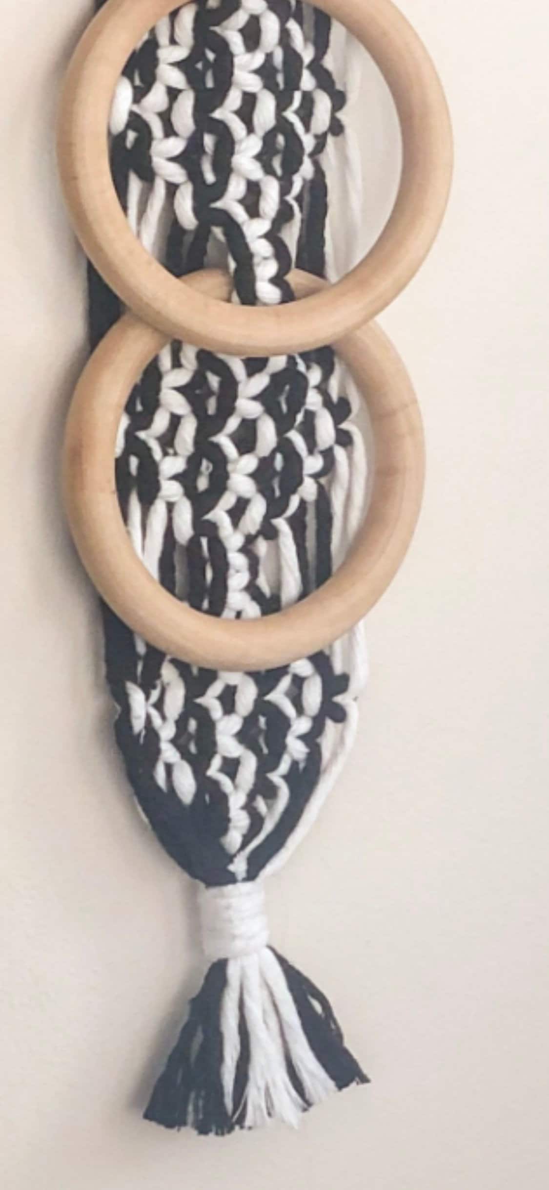 Macrame Scarf Organiser With 5 Rings // Boho Home Decor, Macrame Wall ...