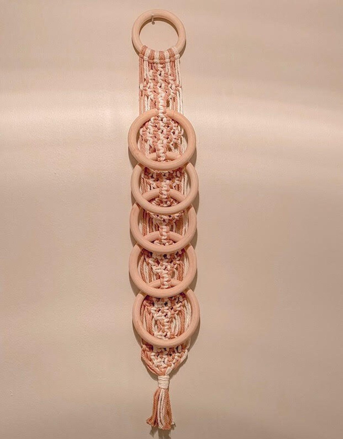 Macrame Scarf Organiser With 5 Rings // Boho Home Decor, Macrame Wall ...