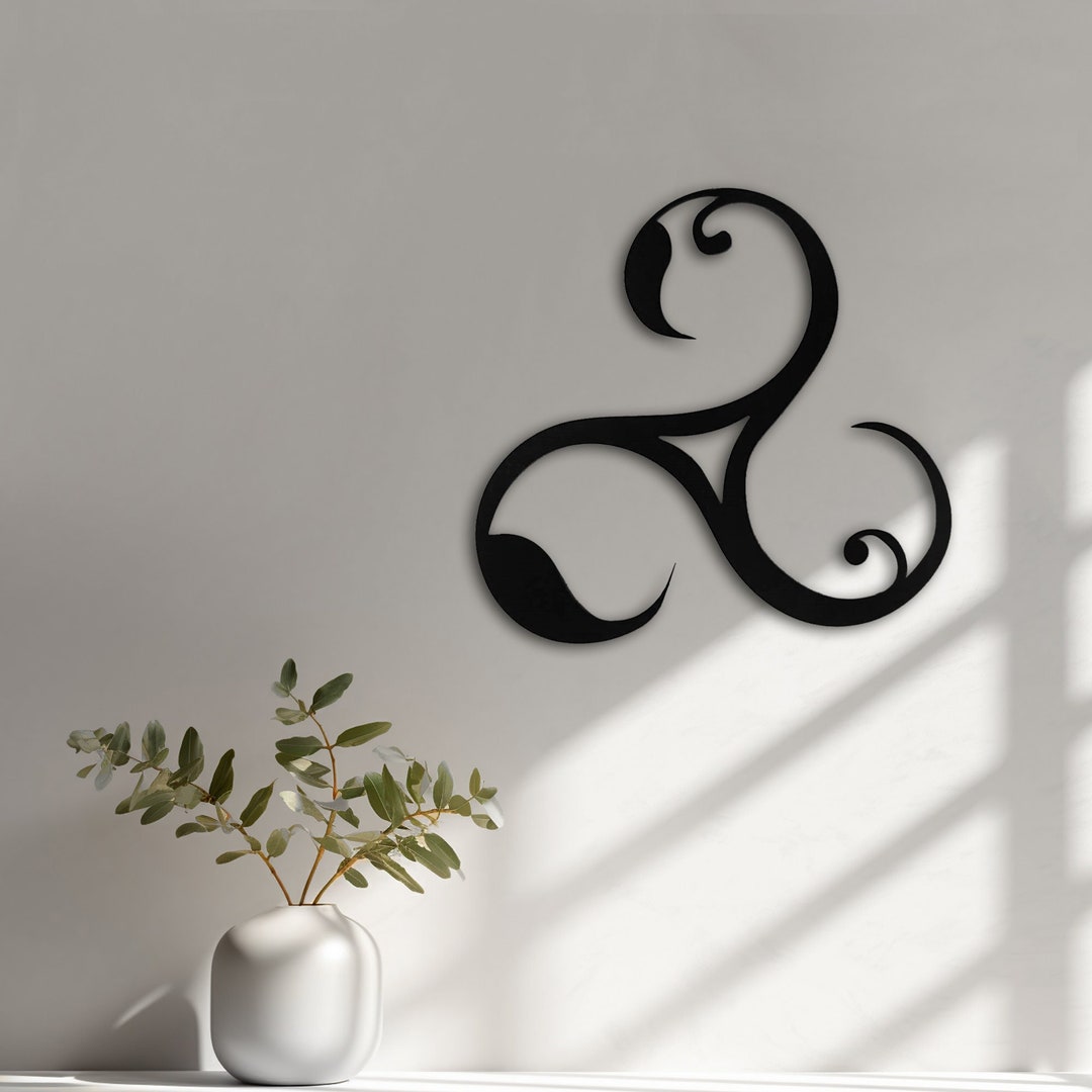 Triskelion Metal Wall Art: Celtic Trinity Symbol Decor - Etsy