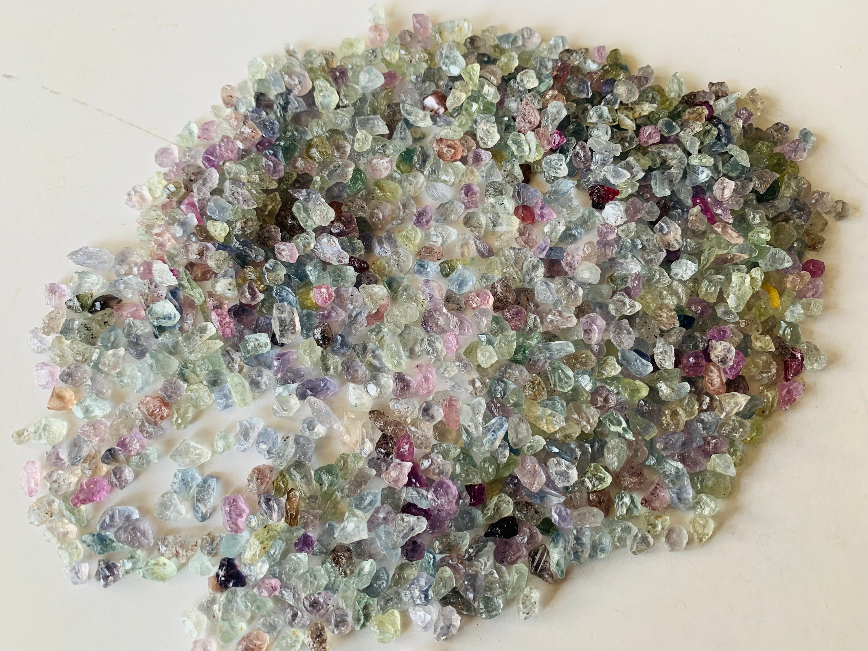 Piedra preciosa en bruto de zafiro gris natural de calidad AAA - Etsy ...