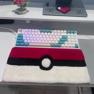Tufted Pokemon Pokeball Keyboard Pad, Handmade Rug, Gaming Decor ...