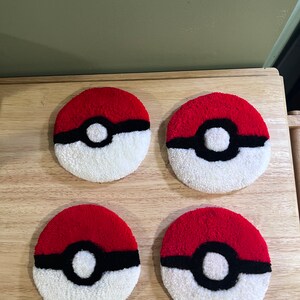 Tufted Pokémon Pokeball Coaster, Mug Rugs, Gaming Decor, Mini Rug, Geek ...