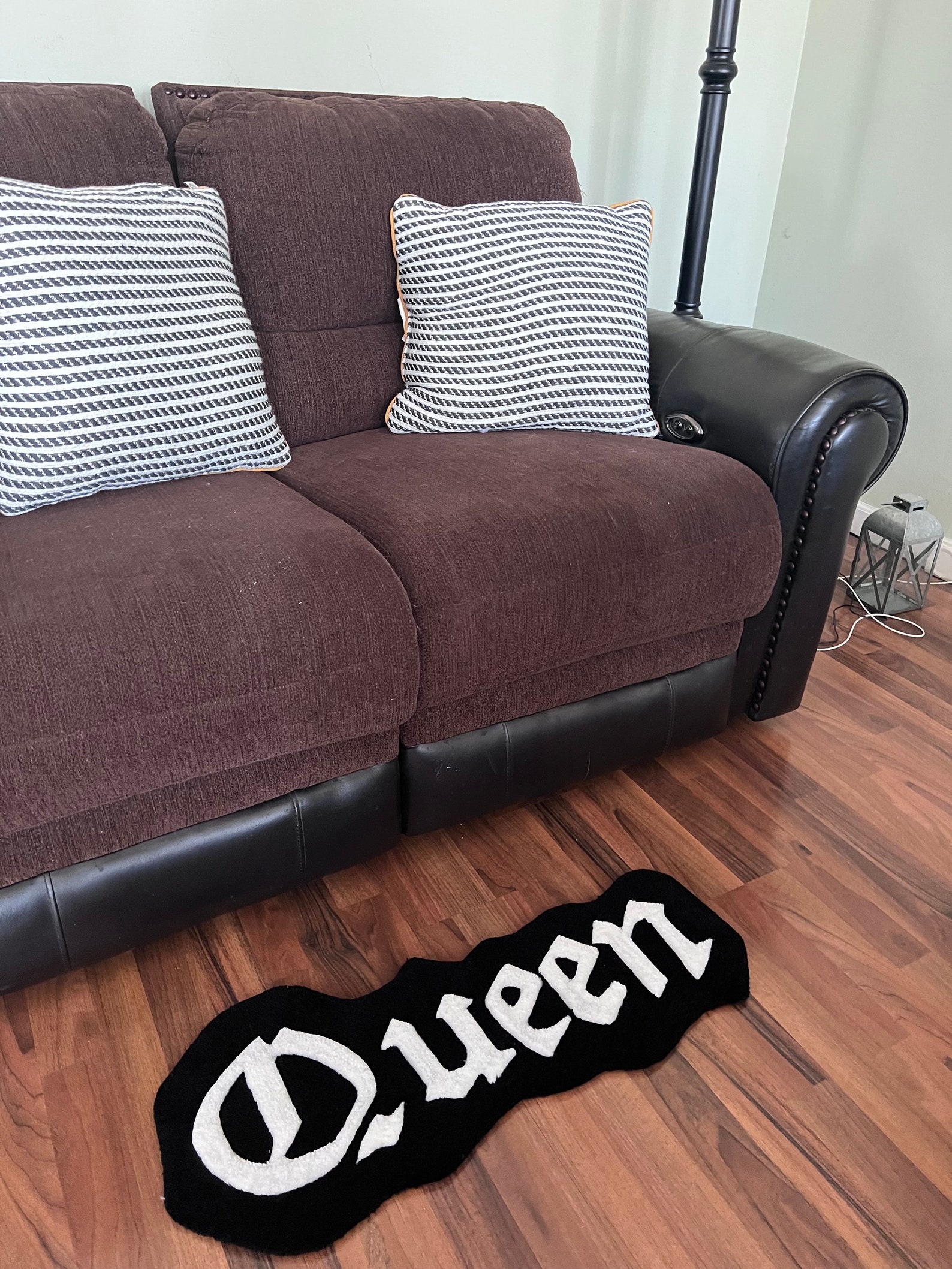 Tufted Queen Old English Font Custom Handmade Rug PRE-PRDER - Etsy