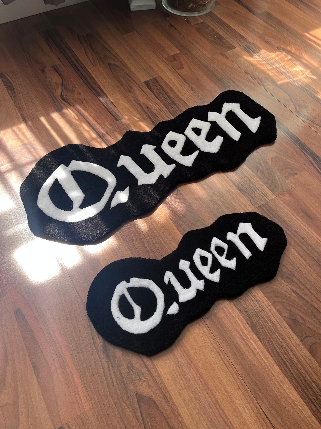 Tufted Queen Old English Font, Custom Handmade, Rug PRE-PRDER 1-5 FEET ...