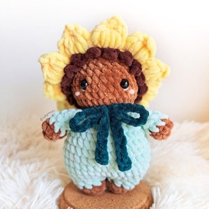 Low-sew Crochet Sunflower Doll Sunflower Plushie: Sonia the Sunflower ...