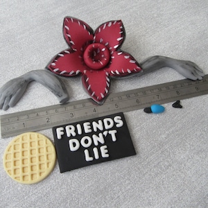 Edible Handmade Unofficial Stranger Things Fondant Cake Topper Sugar ...