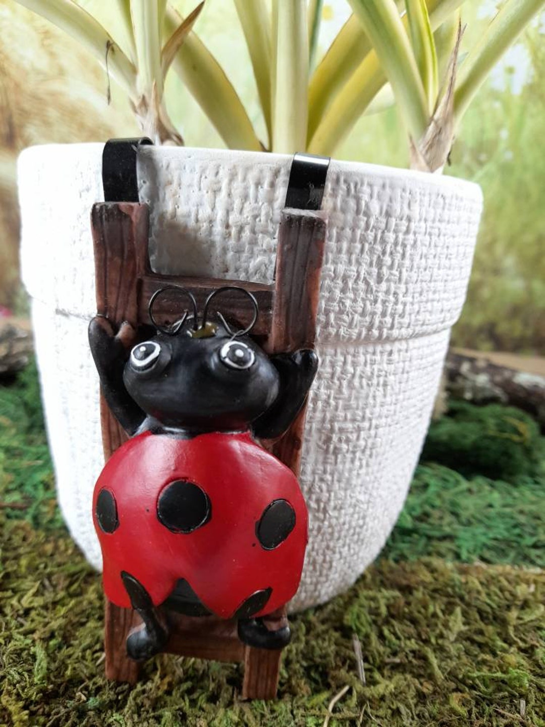 Ladybug Pot Hugger "nibbles" / Garden Decor/ Garden Accessories/ the ...