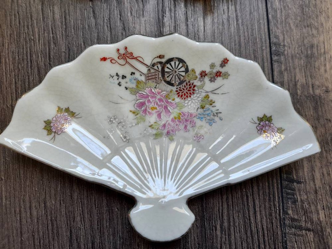Japanese Porcelain Fan Shaped Trinket Tray/ Vintage Finds/ Japanese Art ...