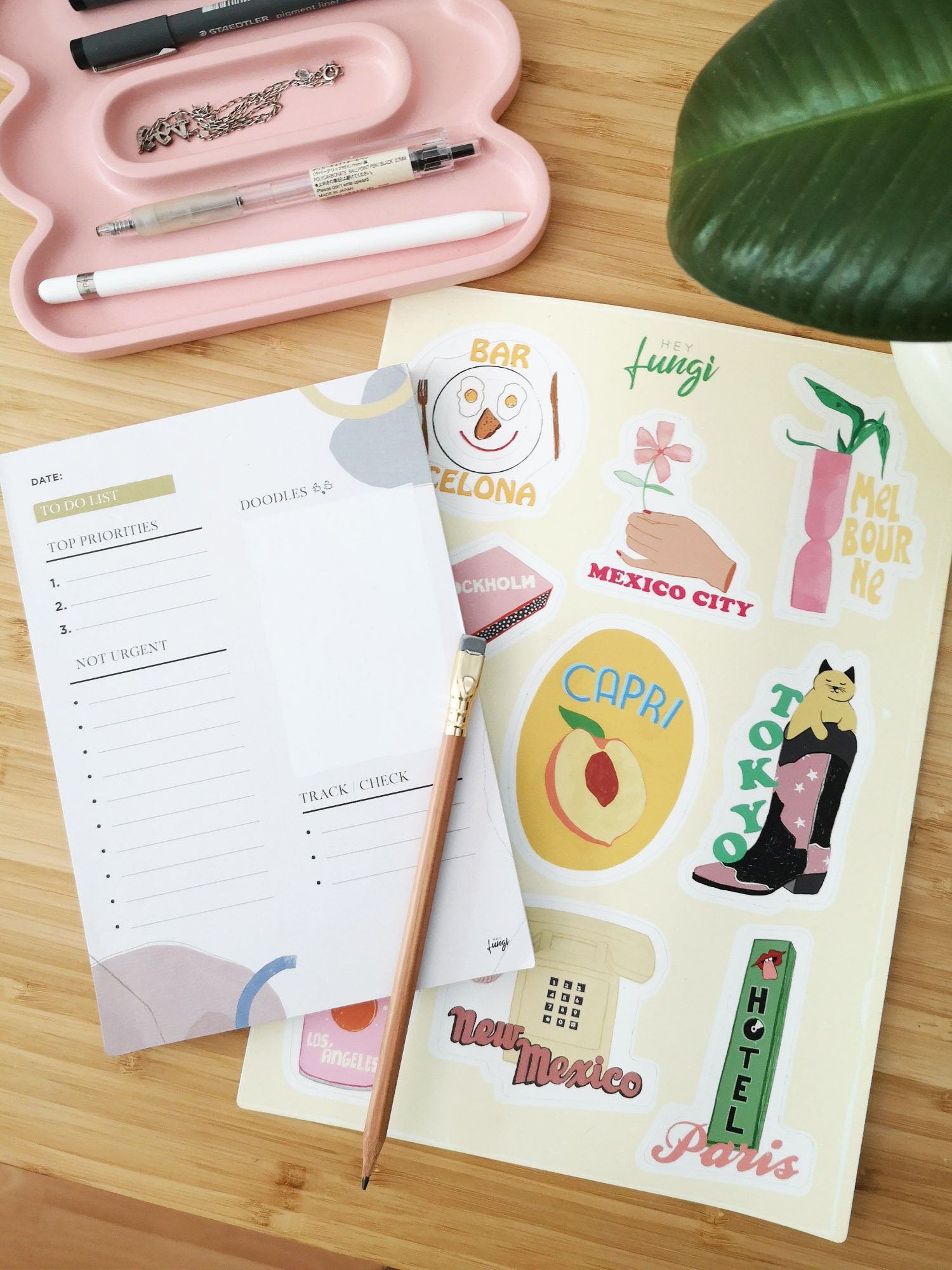 SET Illustrated Stickers + A5 Notepad Planner | Decorative Travel ...